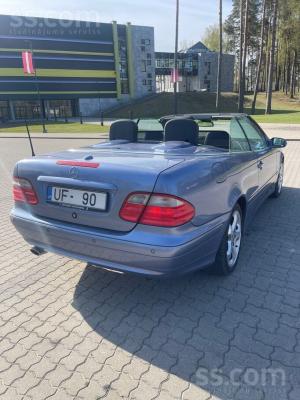 Zils Mercedes-Benz clk-230 2002 Rīga, ar dzinēja tilpumu 2.30 L un nobraukumu 226 tūkst. km par 6030 €, foto 4 vietnē AUTOMOTO.COM.LV