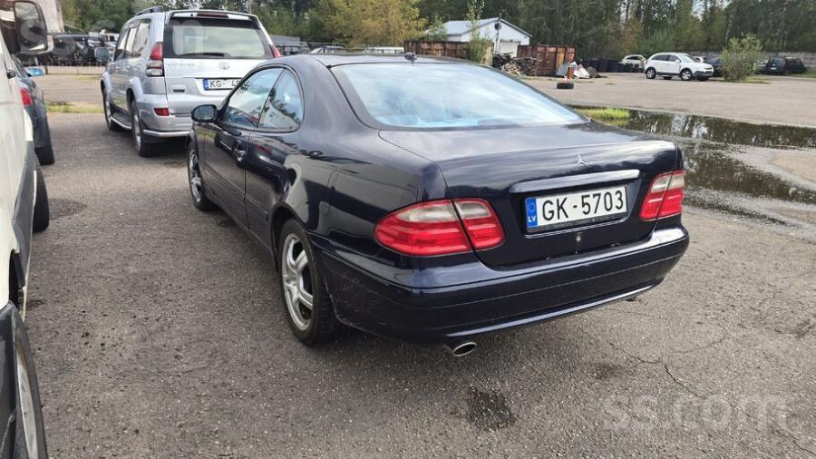 Blue Mercedes-Benz clk-230 2002 in Riga, with an engine capacity of 2.30 L and mileage of 198 thousand km for 2000 €, photo 3 on AUTOMOTO.COM.LV