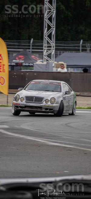 Pelēks Mercedes-Benz clk-230 2000 Rīga, ar dzinēja tilpumu 2.30 L un nobraukumu 285 tūkst. km par 2100 €, foto 3 vietnē AUTOMOTO.COM.LV
