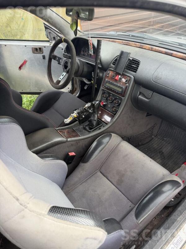 Pelēks Mercedes-Benz clk-230 2000 Rīga, ar dzinēja tilpumu 2.30 L un nobraukumu 285 tūkst. km par 2100 €, foto 6 vietnē AUTOMOTO.COM.LV