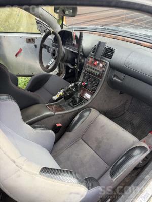 Pelēks Mercedes-Benz clk-230 2000 Rīga, ar dzinēja tilpumu 2.30 L un nobraukumu 285 tūkst. km par 2100 €, foto 6 vietnē AUTOMOTO.COM.LV
