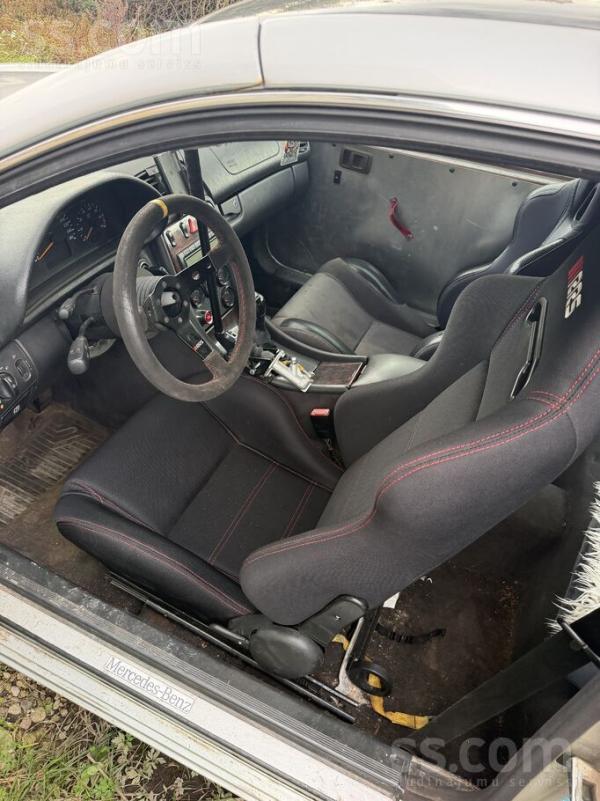 Pelēks Mercedes-Benz clk-230 2000 Rīga, ar dzinēja tilpumu 2.30 L un nobraukumu 285 tūkst. km par 2100 €, foto 7 vietnē AUTOMOTO.COM.LV