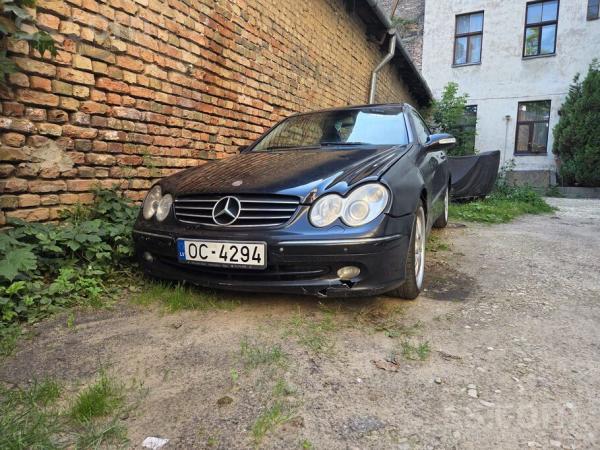 Черный Мерседес СЛК 240 2003 в Рига, объемом двигателя 2.60 л и пробегом 389 тыс. км за 1300 €, фото 2 на AUTOMOTO.COM.LV