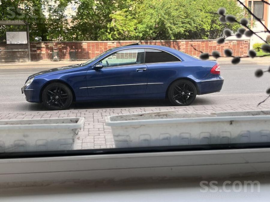 Синий Мерседес СЛК 240 2002 в Елгава, объемом двигателя 2.60 л и пробегом 175 тыс. км за 2000 €, фото 1 на AUTOMOTO.COM.LV
