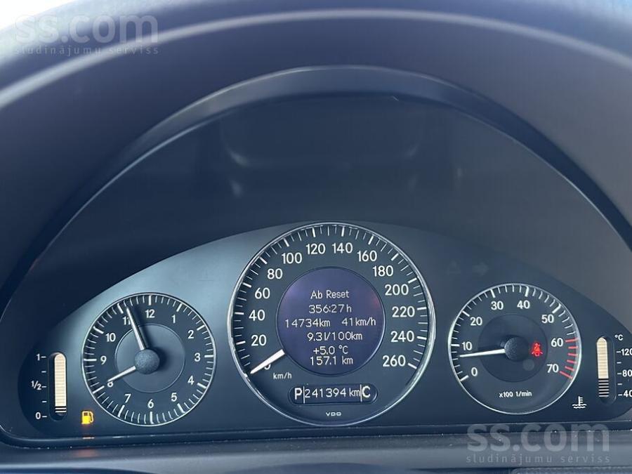 Mercedes-Benz clk-240 2004 in Riga, with an engine capacity of 2.60 L and mileage of 241 thousand km for 6500 €, photo 25 on AUTOMOTO.COM.LV