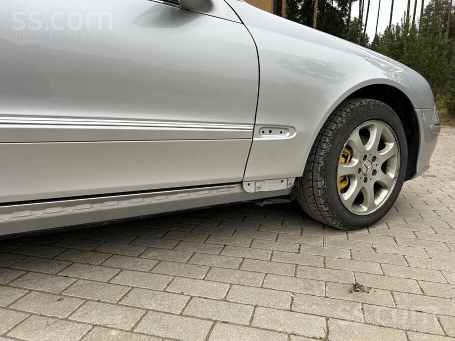 Mercedes-Benz clk-240 2002 Rīga, ar dzinēja tilpumu 2.60 L un nobraukumu 167 tūkst. km par 1900 €, foto 12 vietnē AUTOMOTO.COM.LV