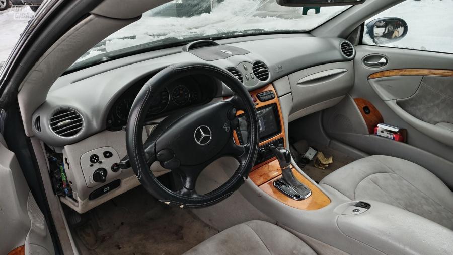 Mercedes-Benz clk-240 2002 in Kaunas, with an engine capacity of 2.60 L and mileage of 333 thousand km for 998 €, photo 5 on AUTOMOTO.COM.LV