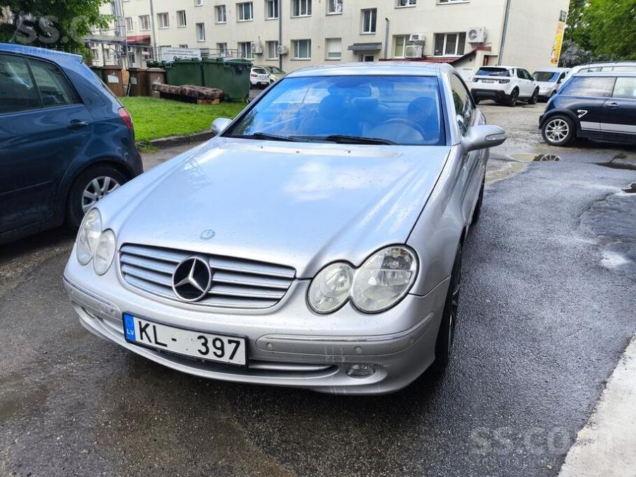 Mercedes-Benz clk-240 2002 in Valmiera, with an engine capacity of 2.60 L and mileage of 306 thousand km for 1990 €, photo 5 on AUTOMOTO.COM.LV