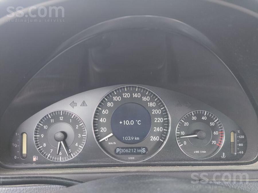 Mercedes-Benz clk-240 2002 in Valmiera, with an engine capacity of 2.60 L and mileage of 306 thousand km for 1990 €, photo 24 on AUTOMOTO.COM.LV