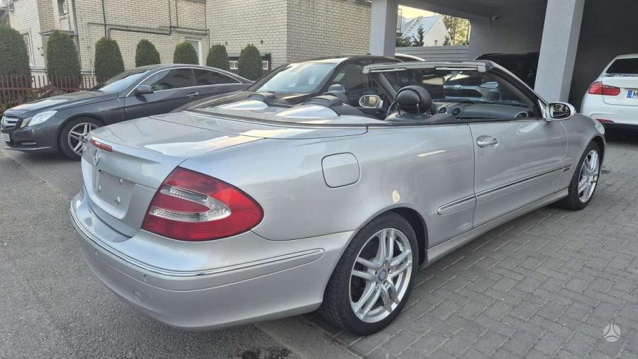 Pelēks Mercedes-Benz clk-240 2003 Kauņa, ar dzinēja tilpumu 2.60 L un nobraukumu 209 tūkst. km par 4500 €, foto 4 vietnē AUTOMOTO.COM.LV