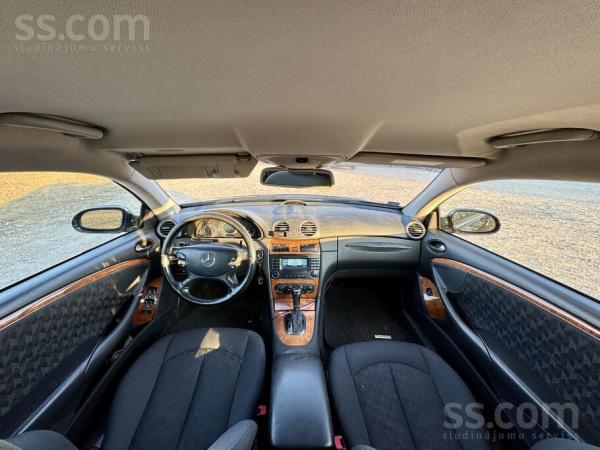 Black Mercedes-Benz clk-270 2005 in Riga, with an engine capacity of 2.70 L and mileage of 290 thousand km for 3700 €, photo 6 on AUTOMOTO.COM.LV