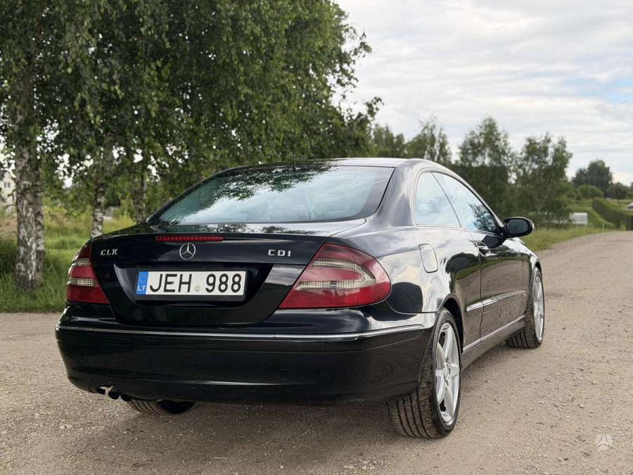 Black Mercedes-Benz clk-270 2005 in Vilnius, with an engine capacity of 2.69 L and mileage of 334 thousand km for 1950 €, photo 3 on AUTOMOTO.COM.LV