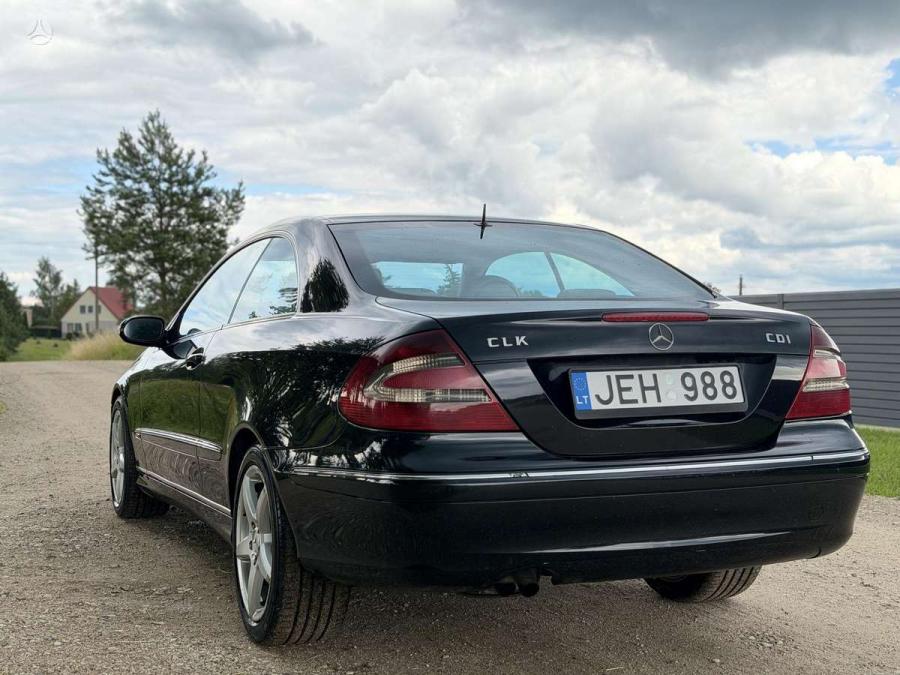 Black Mercedes-Benz clk-270 2005 in Vilnius, with an engine capacity of 2.69 L and mileage of 334 thousand km for 1950 €, photo 5 on AUTOMOTO.COM.LV