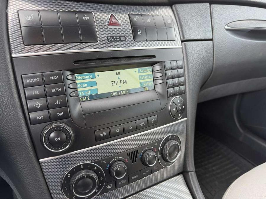 Black Mercedes-Benz clk-270 2005 in Vilnius, with an engine capacity of 2.69 L and mileage of 334 thousand km for 1950 €, photo 9 on AUTOMOTO.COM.LV