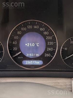 Black Mercedes-Benz clk-270 2005 in Riga, with an engine capacity of 2.70 L and mileage of 337 thousand km for 2200 €, photo 8 on AUTOMOTO.COM.LV