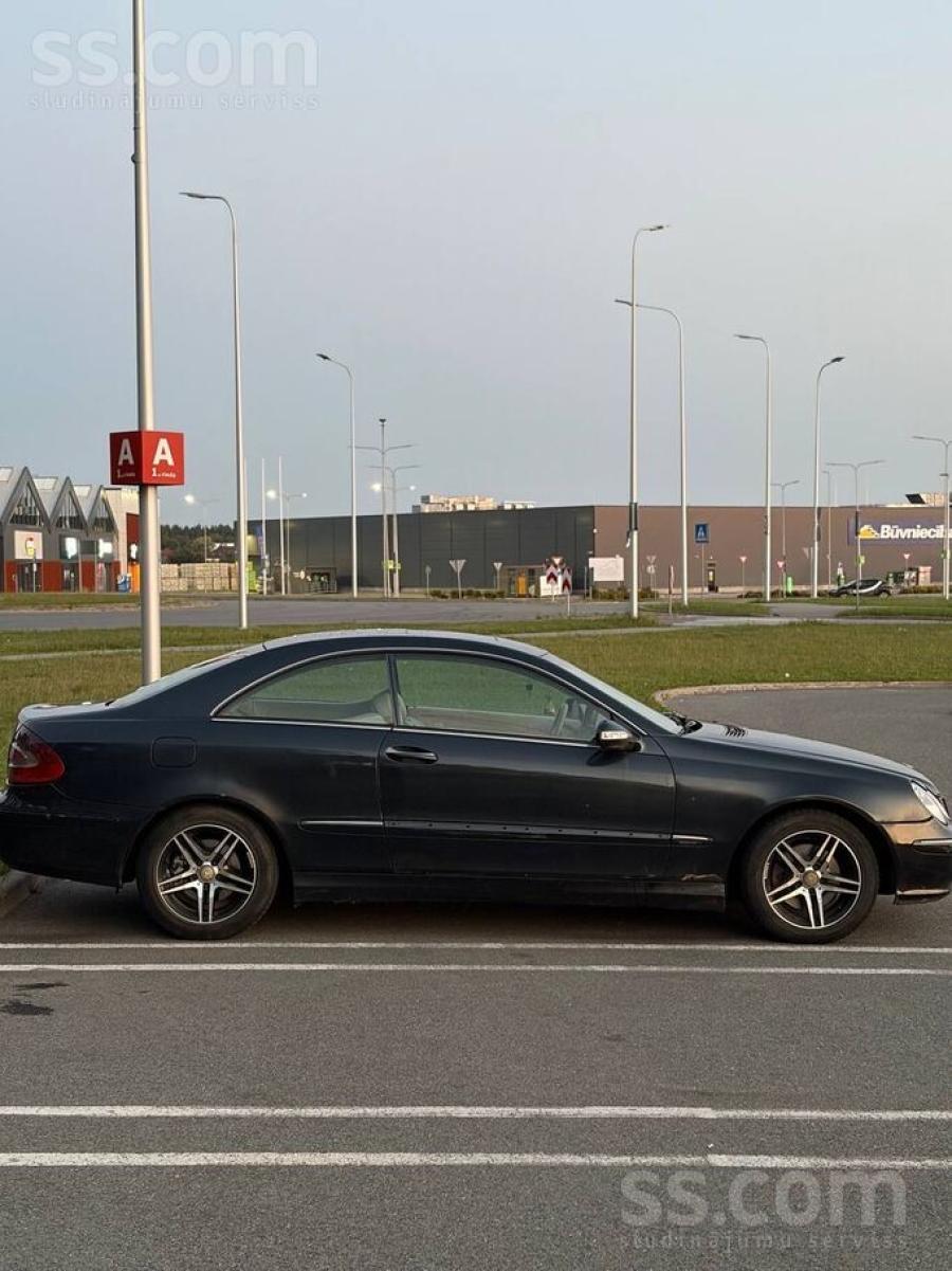 Black Mercedes-Benz clk-270 2005 in Riga, with an engine capacity of 2.70 L and mileage of 337 thousand km for 2200 €, photo 9 on AUTOMOTO.COM.LV