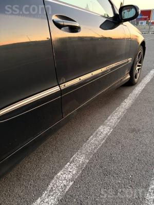 Black Mercedes-Benz clk-270 2005 in Riga, with an engine capacity of 2.70 L and mileage of 337 thousand km for 2200 €, photo 10 on AUTOMOTO.COM.LV