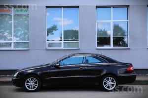 Black Mercedes-Benz clk-270 2005 in Riga, with an engine capacity of 2.70 L and mileage of 325 thousand km for 2995 €, photo 3 on AUTOMOTO.COM.LV