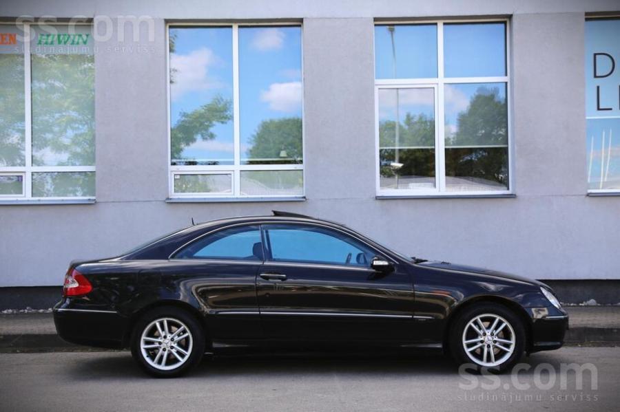 Black Mercedes-Benz clk-270 2005 in Riga, with an engine capacity of 2.70 L and mileage of 325 thousand km for 2995 €, photo 4 on AUTOMOTO.COM.LV