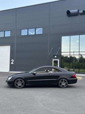 Melns Mercedes-Benz clk-270 2005 Narva, ar dzinēja tilpumu 2.70 L un nobraukumu 342 tūkst. km par 4300 €, foto 4 vietnē AUTOMOTO.COM.LV