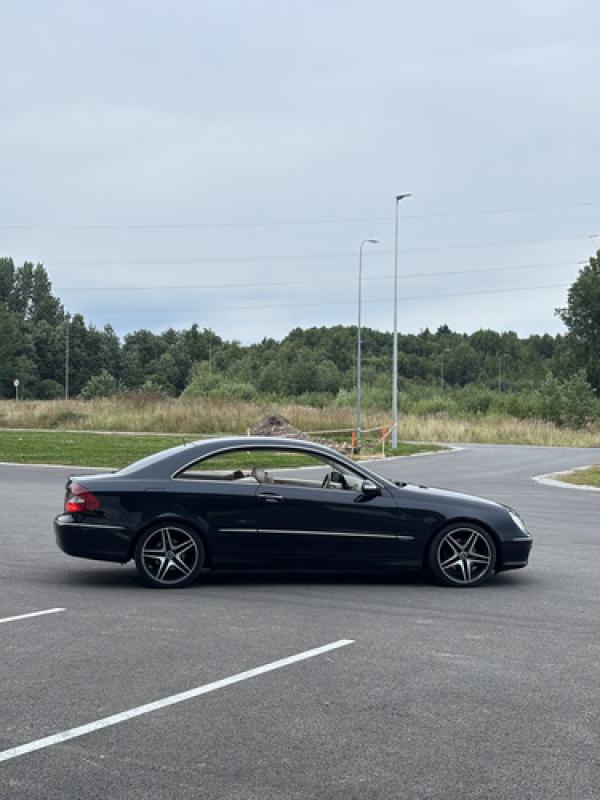 Melns Mercedes-Benz clk-270 2005 Narva, ar dzinēja tilpumu 2.70 L un nobraukumu 342 tūkst. km par 4300 €, foto 6 vietnē AUTOMOTO.COM.LV