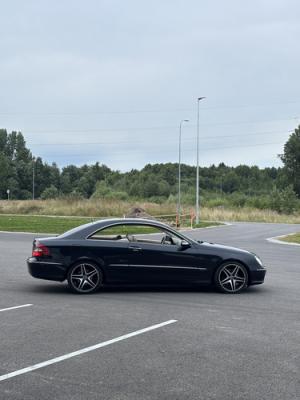 Melns Mercedes-Benz clk-270 2005 Narva, ar dzinēja tilpumu 2.70 L un nobraukumu 342 tūkst. km par 4300 €, foto 7 vietnē AUTOMOTO.COM.LV