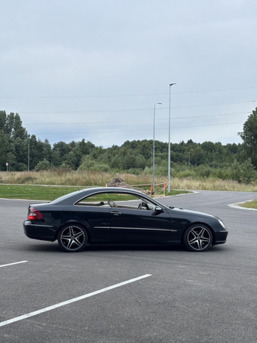 Melns Mercedes-Benz clk-270 2005 Narva, ar dzinēja tilpumu 2.70 L un nobraukumu 342 tūkst. km par 4300 €, foto 7 vietnē AUTOMOTO.COM.LV