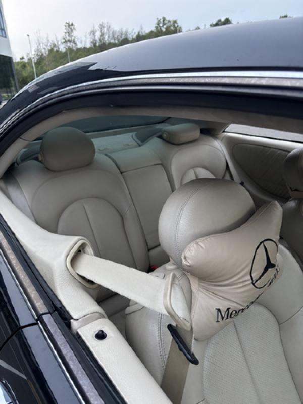 Melns Mercedes-Benz clk-270 2005 Narva, ar dzinēja tilpumu 2.70 L un nobraukumu 342 tūkst. km par 4300 €, foto 7 vietnē AUTOMOTO.COM.LV