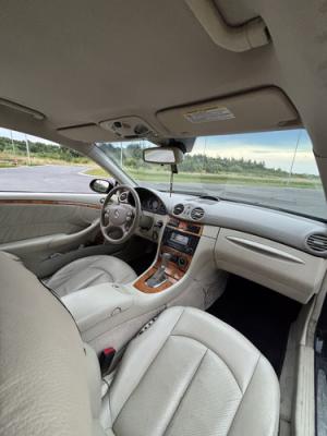 Melns Mercedes-Benz clk-270 2005 Narva, ar dzinēja tilpumu 2.70 L un nobraukumu 342 tūkst. km par 4300 €, foto 9 vietnē AUTOMOTO.COM.LV
