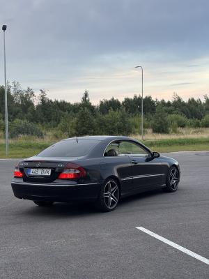 Melns Mercedes-Benz clk-270 2005 Narva, ar dzinēja tilpumu 2.70 L un nobraukumu 342 tūkst. km par 4300 €, foto 15 vietnē AUTOMOTO.COM.LV