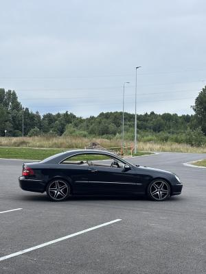 Melns Mercedes-Benz clk-270 2005 Narva, ar dzinēja tilpumu 2.70 L un nobraukumu 342 tūkst. km par 4300 €, foto 16 vietnē AUTOMOTO.COM.LV