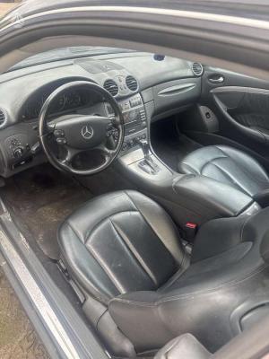 Black Mercedes-Benz clk-270 2005 in Kaunas, with an engine capacity of 2.70 L and mileage of 231 thousand km for 3200 €, photo 5 on AUTOMOTO.COM.LV