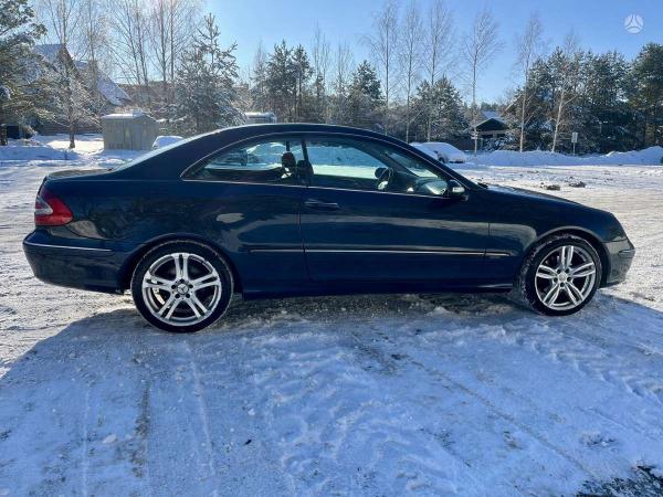 Blue Mercedes-Benz clk-270 2003 in Vilnius, with an engine capacity of 2.69 L and mileage of 294 thousand km for 2500 €, photo 5 on AUTOMOTO.COM.LV