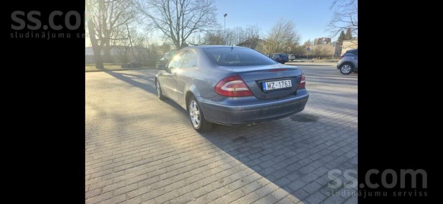 Blue Mercedes-Benz clk-270 2003 in Riga, with an engine capacity of 2.70 L and mileage of 316 thousand km for 1600 €, photo 6 on AUTOMOTO.COM.LV