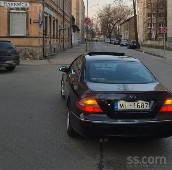 Zils Mercedes-Benz clk-270 2003 Daugavpils, ar dzinēja tilpumu 2.70 L un nobraukumu 430 tūkst. km par 1700 €, foto 4 vietnē AUTOMOTO.COM.LV