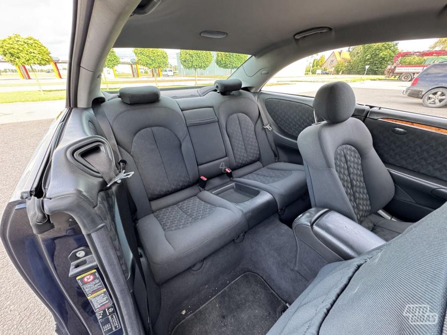 Zils Mercedes-Benz clk-270 2004 Marijampole, ar dzinēja tilpumu 2.70 L un nobraukumu 291 tūkst. km par 1600 €, foto 23 vietnē AUTOMOTO.COM.LV