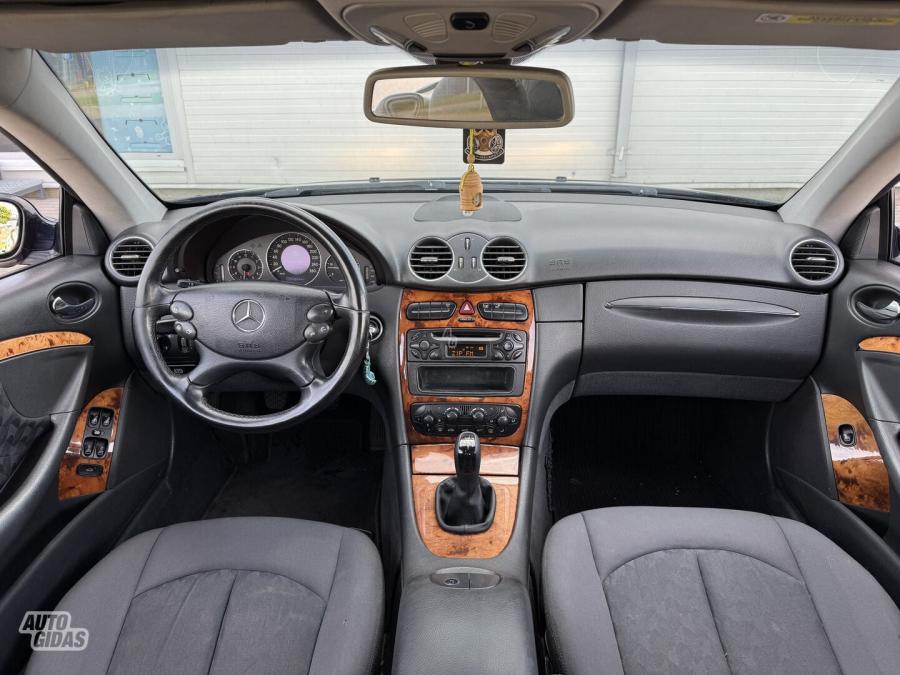 Zils Mercedes-Benz clk-270 2004 Marijampole, ar dzinēja tilpumu 2.70 L un nobraukumu 291 tūkst. km par 1600 €, foto 24 vietnē AUTOMOTO.COM.LV