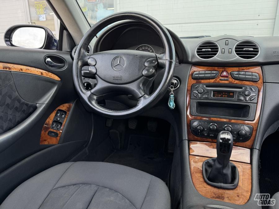 Blue Mercedes-Benz clk-270 2004 in Marijampole, with an engine capacity of 2.70 L and mileage of 291 thousand km for 1600 €, photo 25 on AUTOMOTO.COM.LV