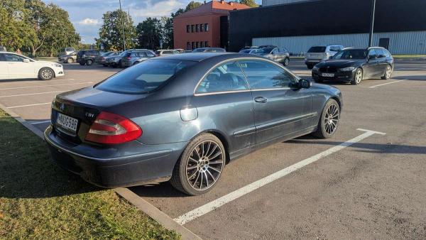 Blue Mercedes-Benz clk-270 2004 in Kedainiai, with an engine capacity of 2.69 L and mileage of 346 thousand km for 3500 €, photo 5 on AUTOMOTO.COM.LV