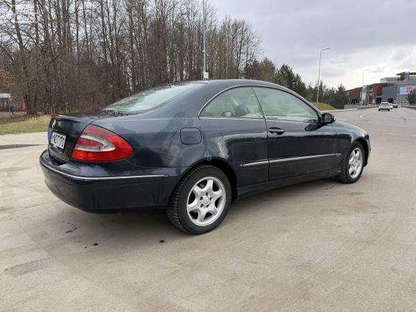 Mercedes-Benz clk-270 2003 in Vilnius, with an engine capacity of 2.70 L and mileage of 305 thousand km for 3000 €, photo 5 on AUTOMOTO.COM.LV