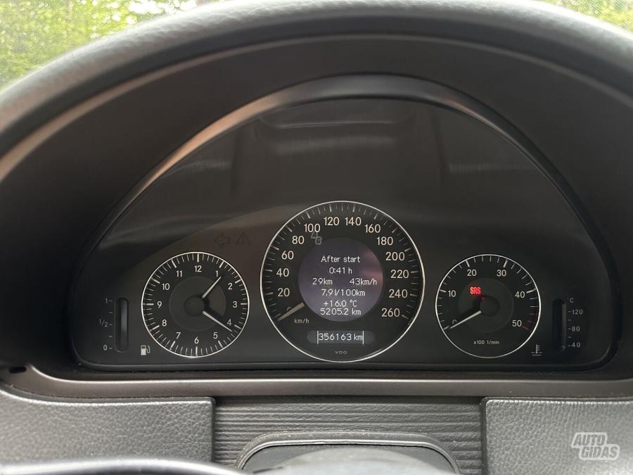 Pelēks Mercedes-Benz clk-270 2003 Utena, ar dzinēja tilpumu 2.70 L un nobraukumu 356 tūkst. km par 2200 €, foto 14 vietnē AUTOMOTO.COM.LV