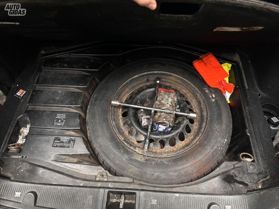 Pelēks Mercedes-Benz clk-270 2003 Utena, ar dzinēja tilpumu 2.70 L un nobraukumu 356 tūkst. km par 2200 €, foto 23 vietnē AUTOMOTO.COM.LV