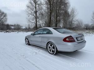 Grey Mercedes-Benz clk-270 2003 in Riga, with an engine capacity of 2.70 L and mileage of 380 thousand km for 2800 €, photo 3 on AUTOMOTO.COM.LV