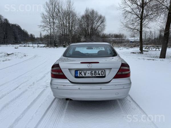 Pelēks Mercedes-Benz clk-270 2003 Rīga, ar dzinēja tilpumu 2.70 L un nobraukumu 380 tūkst. km par 2800 €, foto 3 vietnē AUTOMOTO.COM.LV