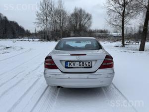 Grey Mercedes-Benz clk-270 2003 in Riga, with an engine capacity of 2.70 L and mileage of 380 thousand km for 2800 €, photo 4 on AUTOMOTO.COM.LV