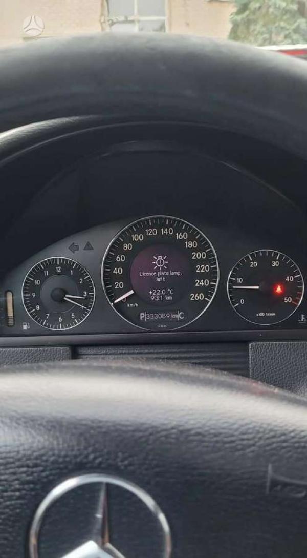 Grey Mercedes-Benz clk-270 2003 in Jurbarkas, with an engine capacity of 2.70 L and mileage of 333 thousand km for 2300 €, photo 6 on AUTOMOTO.COM.LV