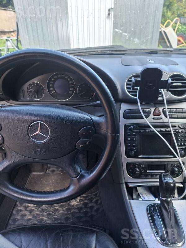 Grey Mercedes-Benz clk-270 2003 in Liepaja, with an engine capacity of 2.70 L and mileage of 161 thousand km for 2150 €, photo 4 on AUTOMOTO.COM.LV