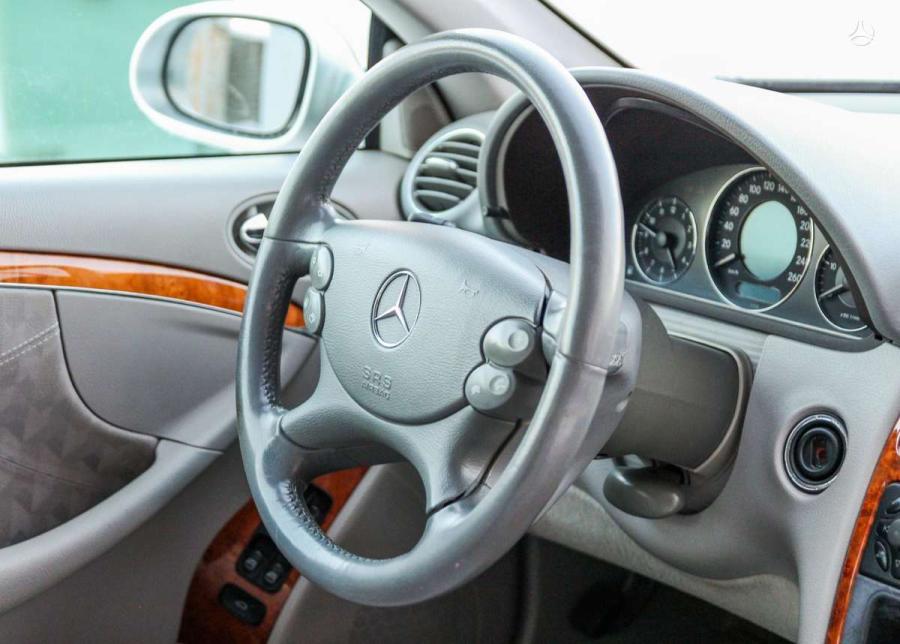 Pelēks Mercedes-Benz clk-270 2004 Viļņa, ar dzinēja tilpumu 2.69 L un nobraukumu 203 tūkst. km par 3800 €, foto 37 vietnē AUTOMOTO.COM.LV
