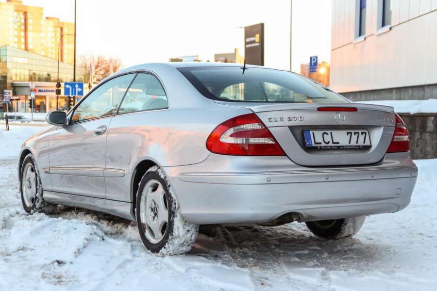 Pelēks Mercedes-Benz clk-270 2004 Viļņa, ar dzinēja tilpumu 2.69 L un nobraukumu 203 tūkst. km par 3800 €, foto 40 vietnē AUTOMOTO.COM.LV