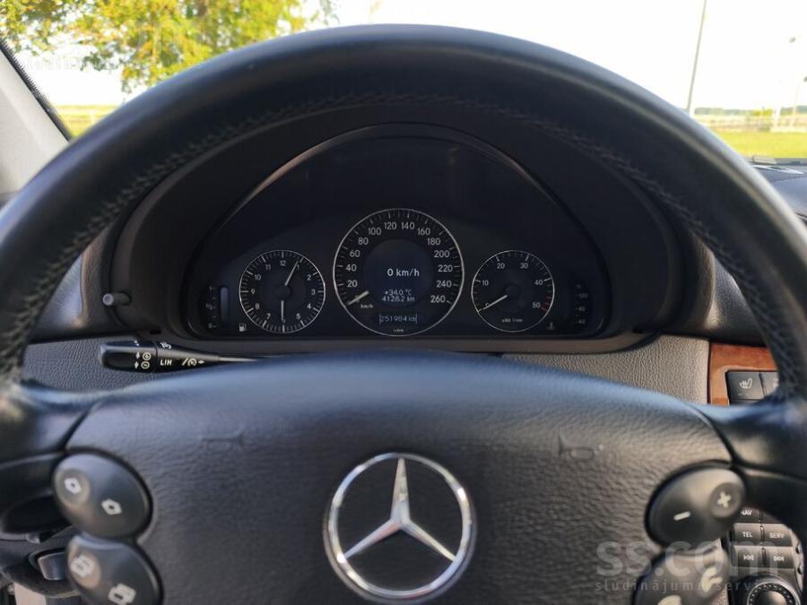 Pelēks Mercedes-Benz clk-270 2004 Rīga, ar dzinēja tilpumu 2.70 L un nobraukumu 251 tūkst. km par 2750 €, foto 15 vietnē AUTOMOTO.COM.LV